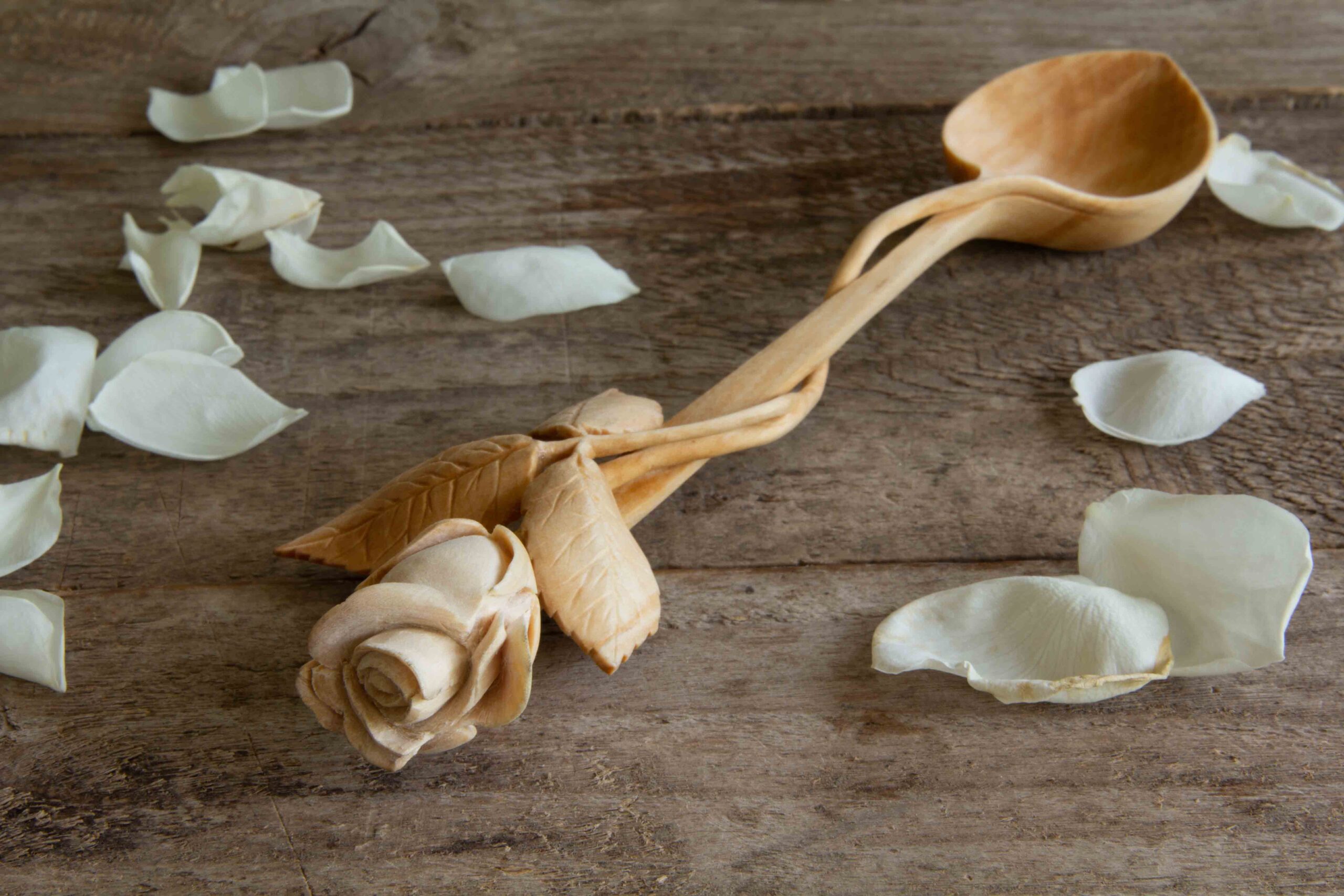 Art Spoon Carving with Giles Newman - Bushcraft Magazine